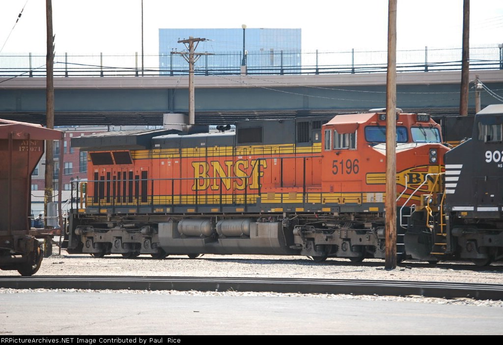 BNSF 5196